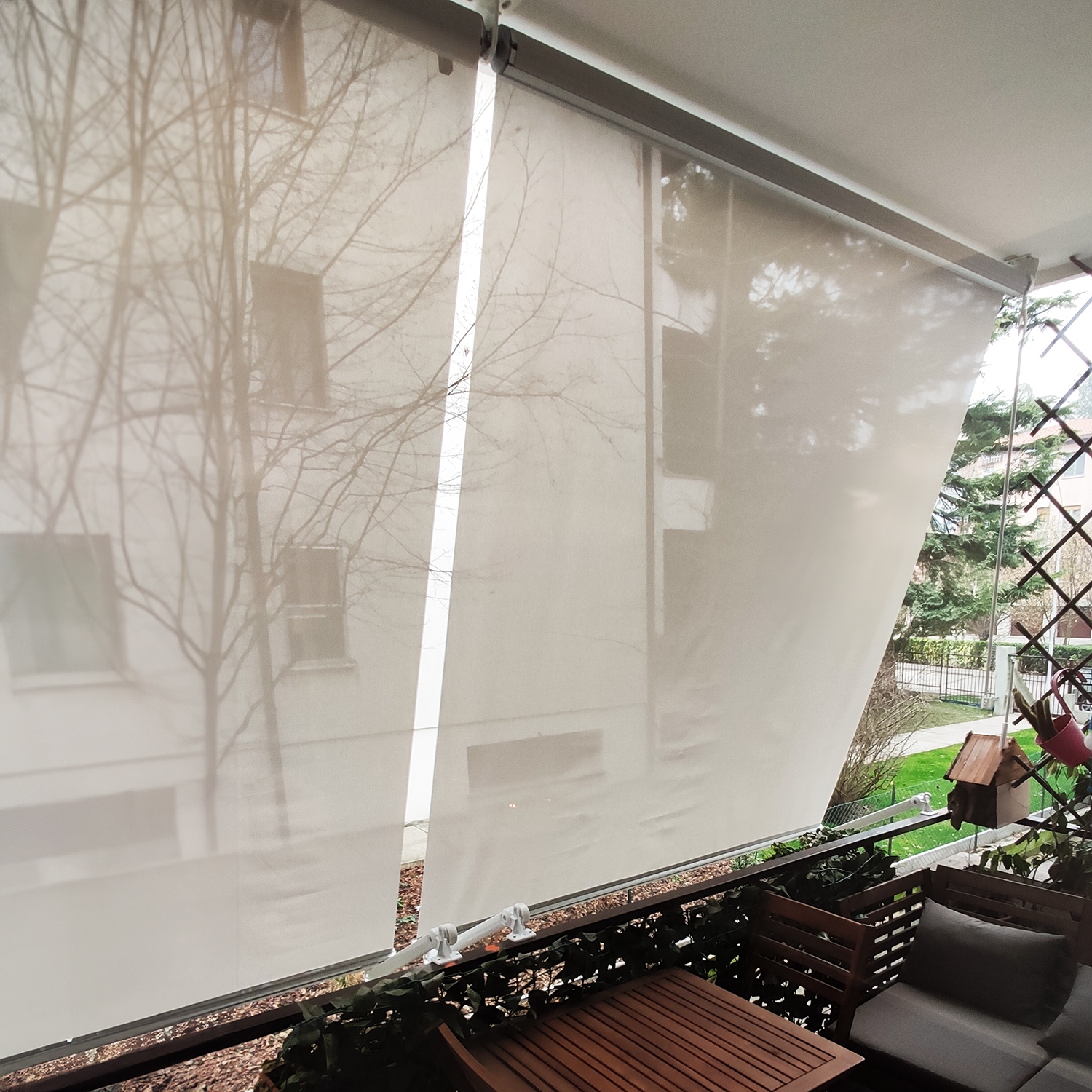 Outdoor Roll Up Sun Screens Custom Sun Shades For Restaurants & Homes